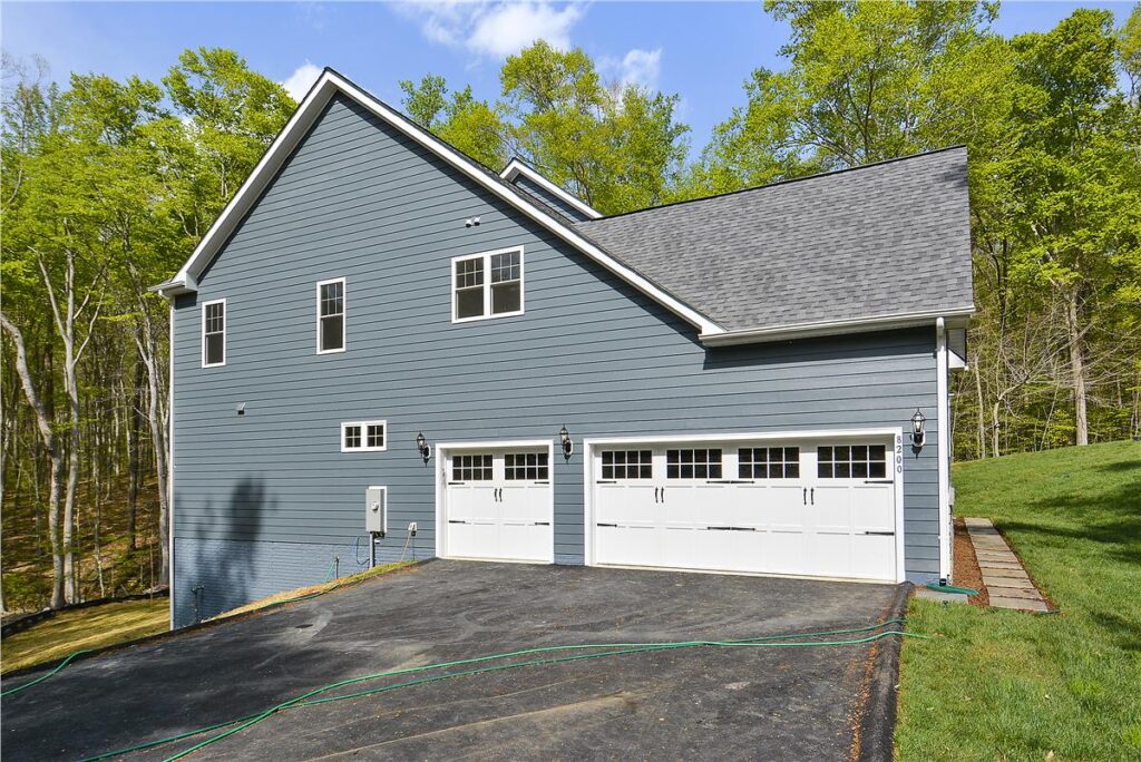 Home Building FAQs: How Much Side Yard Do I Need For A Side Load Garage ...